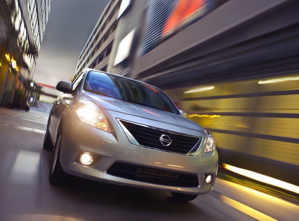 2012 Nissan Versa compact sedan review