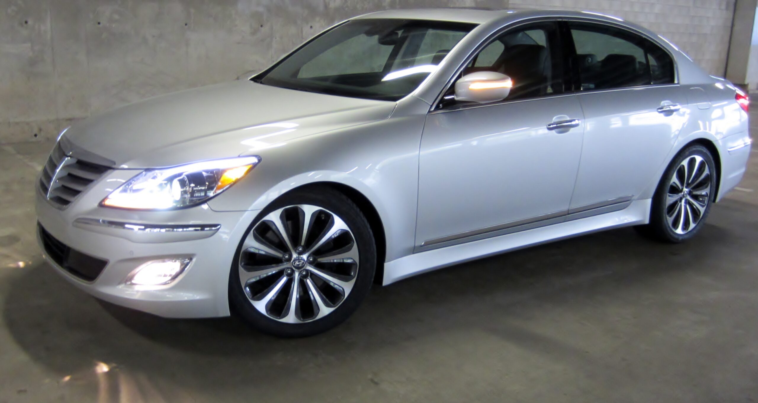 New car test: Hyundai Genesis 5.0 R-Spec