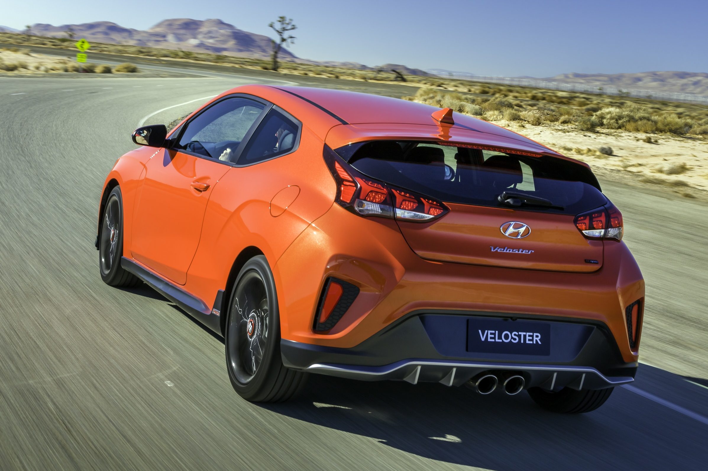 Hyundai Veloster Turbo R-Spec Review - Maynards Garage