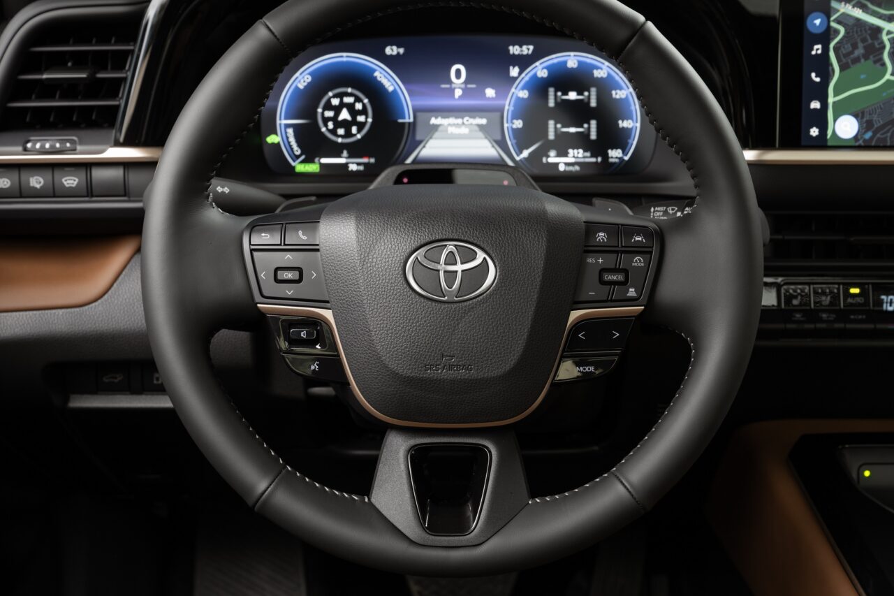 Toyota Crown Signia Review - Maynards Garage