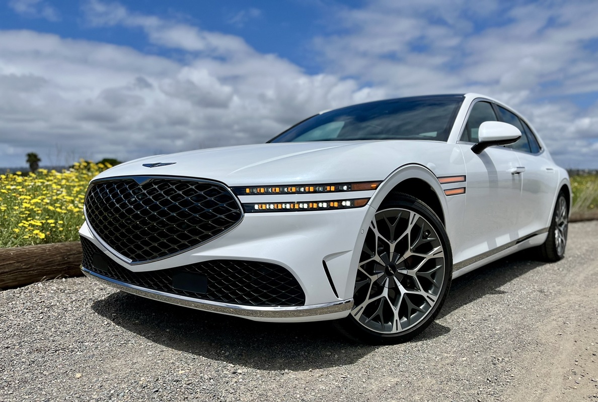 Genesis G90 3.5T E-Supercharged Review - Maynards Garage